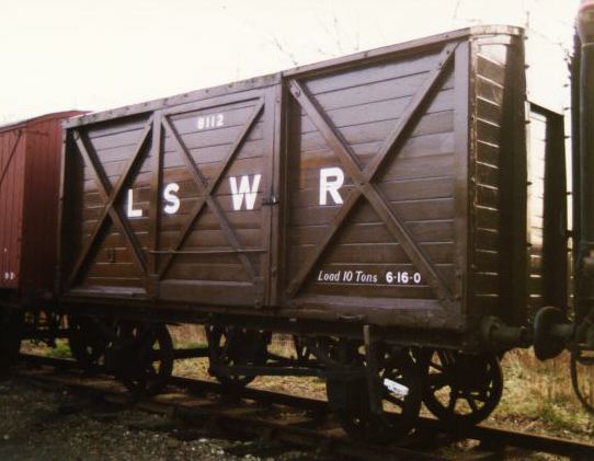 LSWR 10 Ton Covered Goods Van 8112